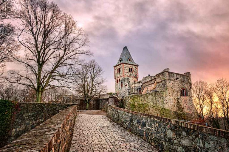 The 13 Most Haunted Castles in Europe - Fritzguide