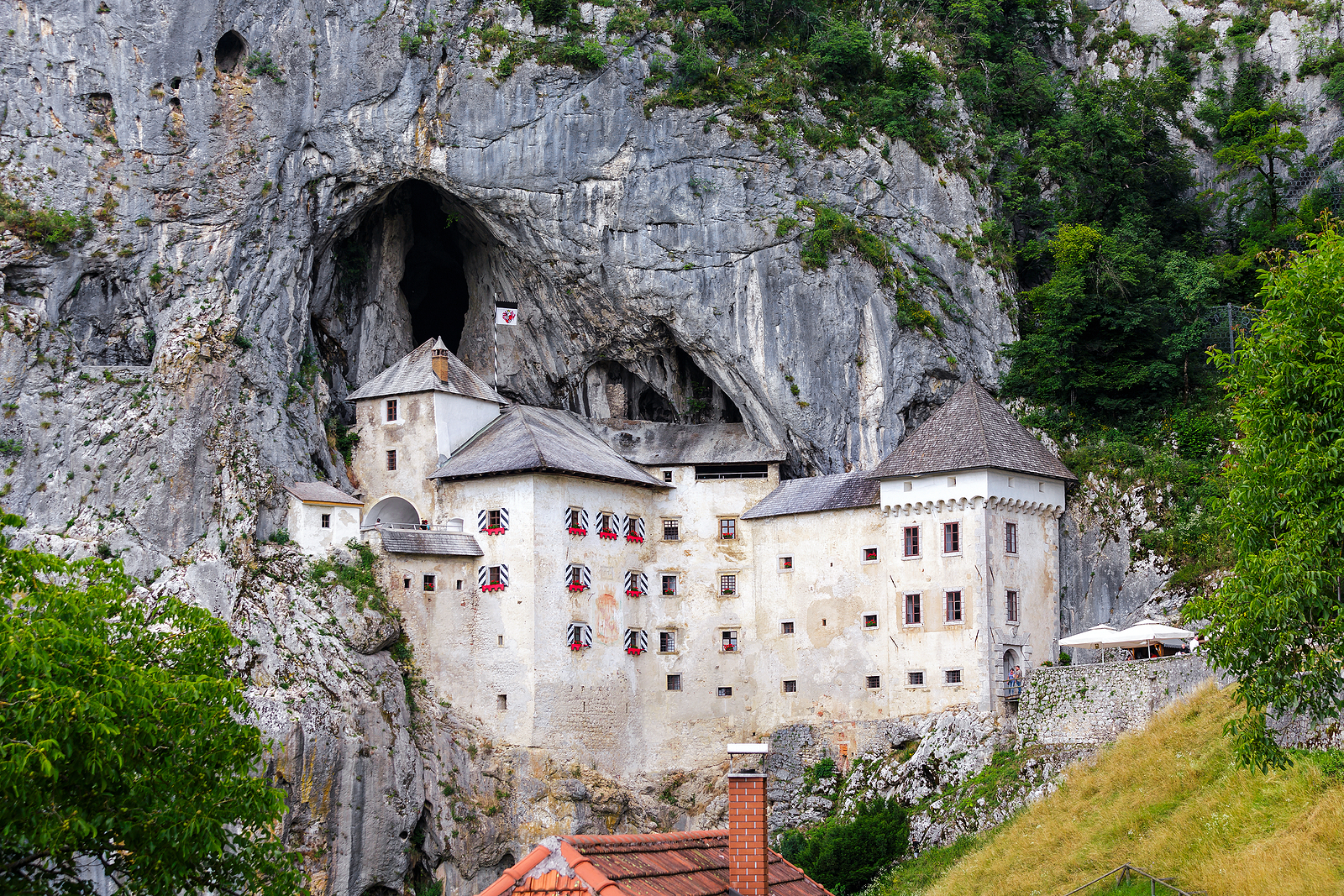 The 13 Most Haunted Castles in Europe - Fritzguide